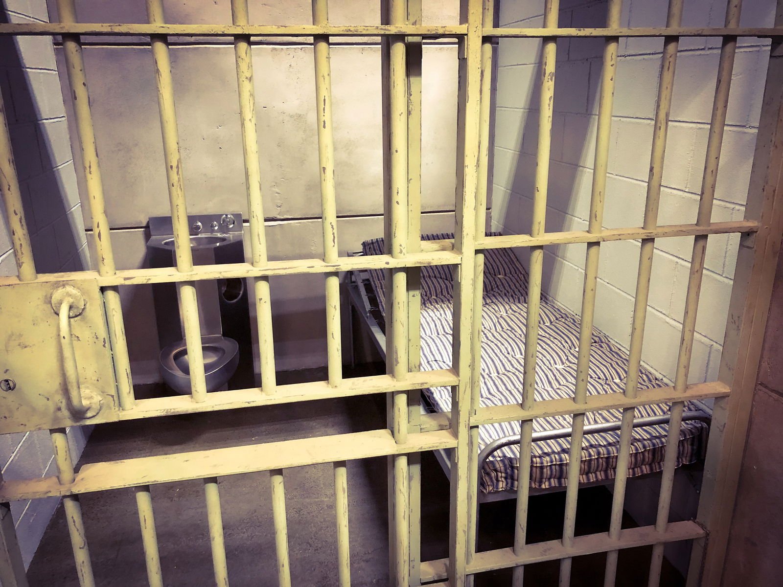 'Pay To Stay' Prison Debt Burdens Black Women The Most - Medicrov